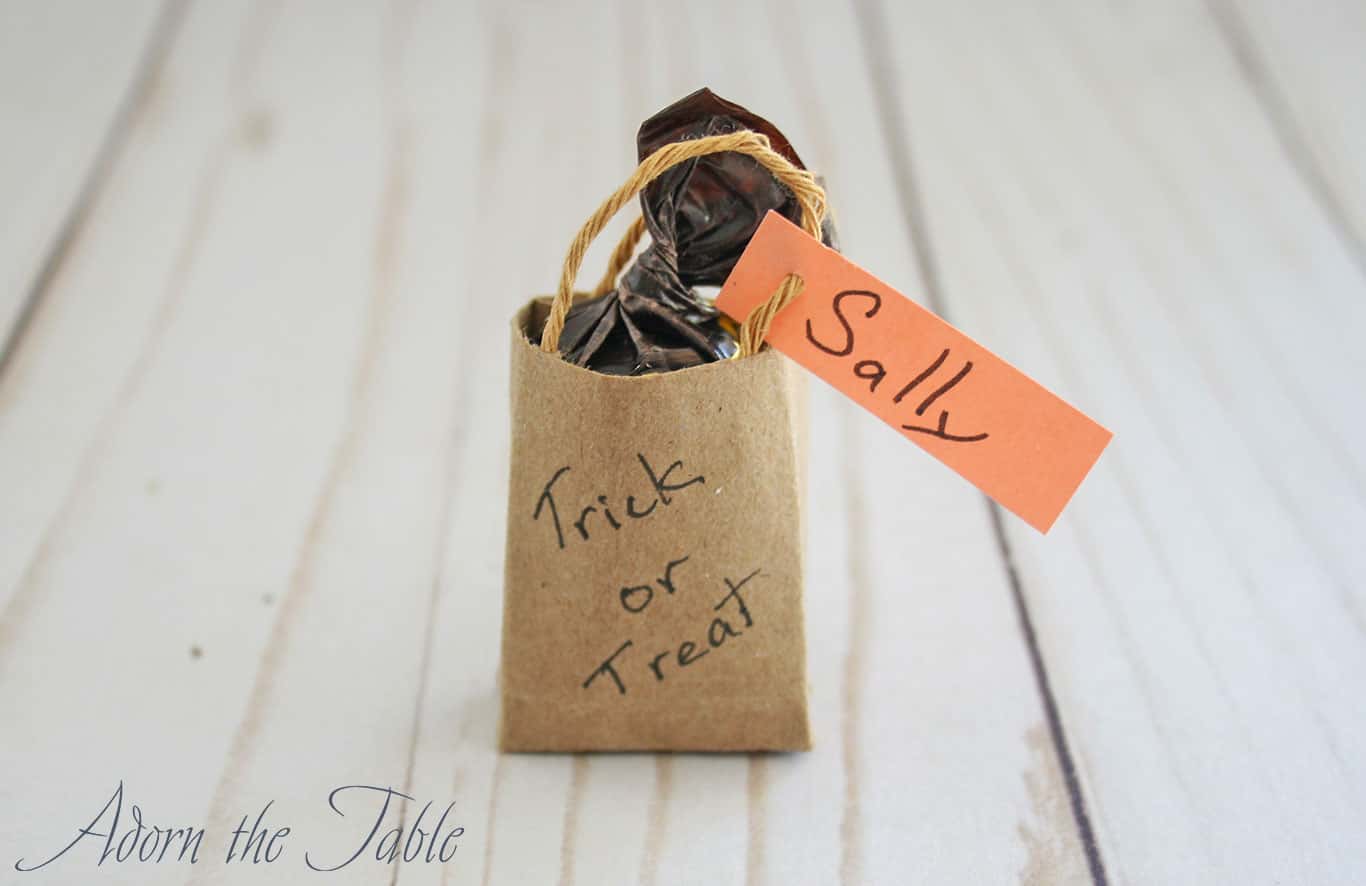 Easy Trick or Treat Paper Bag DIY for Your Halloween Table Name Card ...