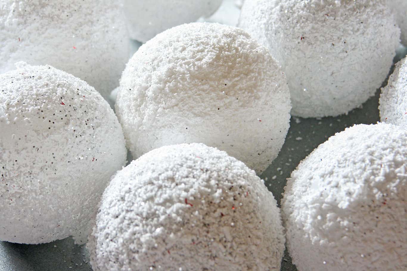 DIY Indoor Snowball Decor - Adorn the Table