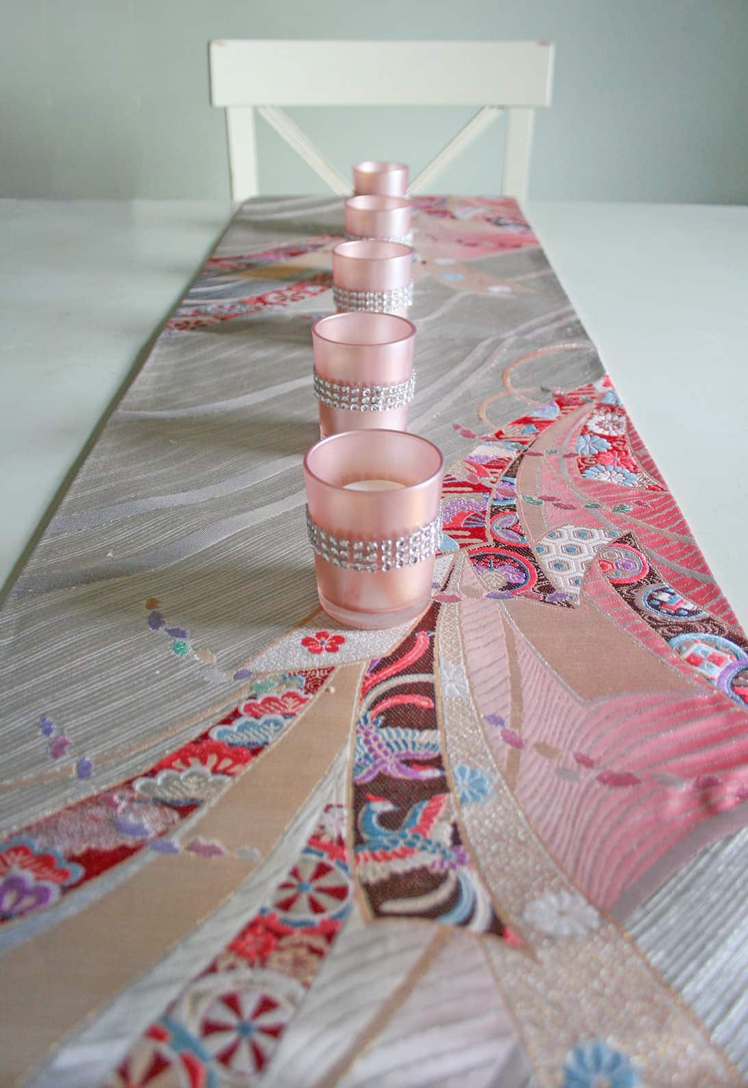 6 Ultimate Ways to Decorate a Dining Table with Candles - Adorn the Table