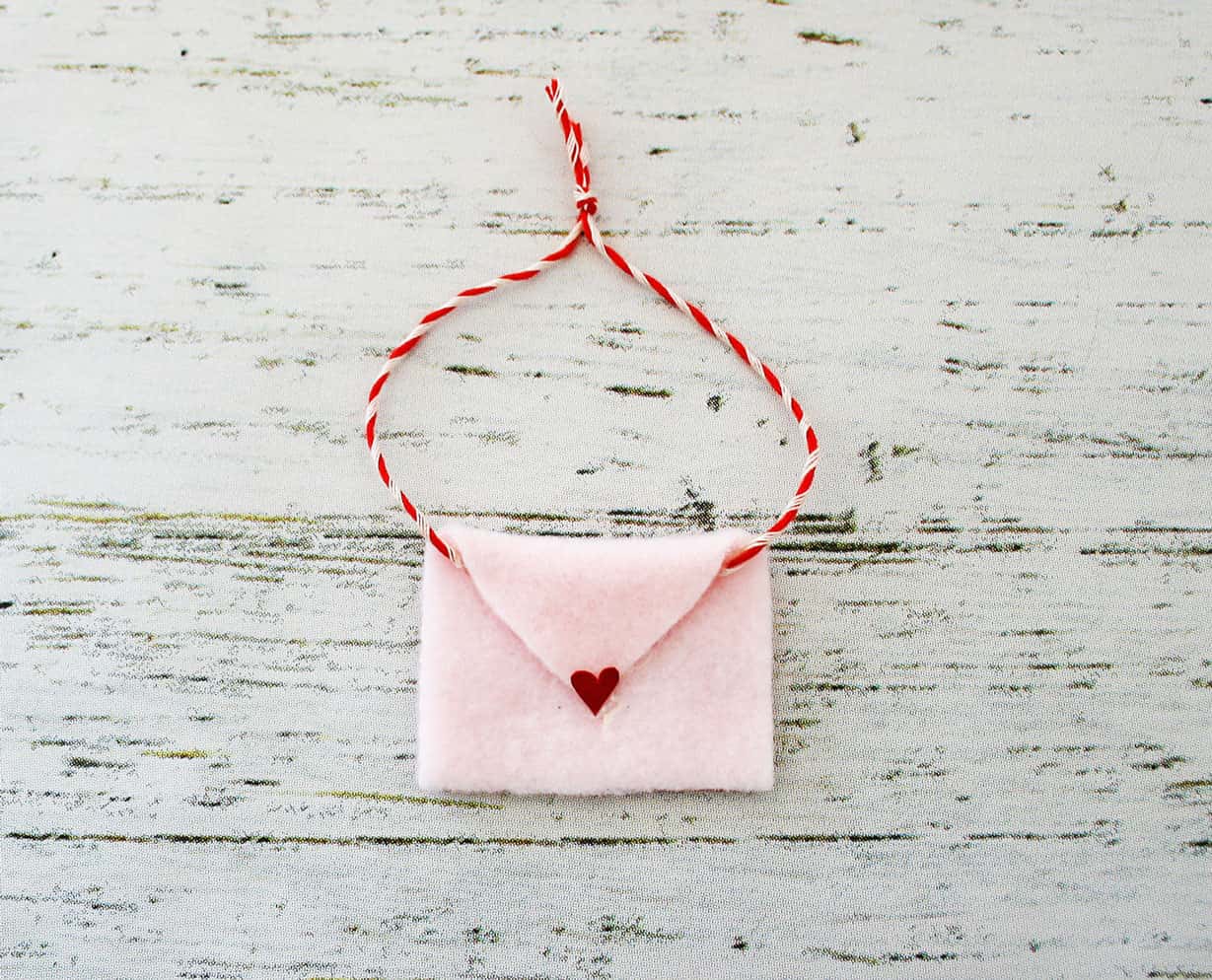 Hanging Small Love Note DIY Decor - Adorn the Table