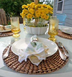 Setting a Simple Summer Outdoor Tablescape: Yellow & White - Adorn the ...