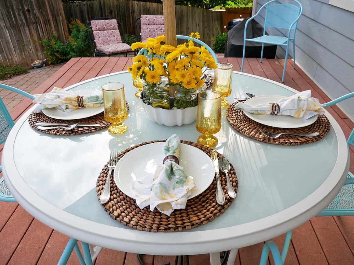 Setting a Simple Summer Outdoor Tablescape: Yellow & White - Adorn the ...
