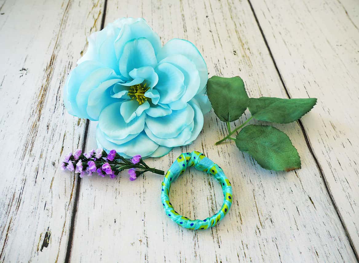 Easy Flower Napkin Ring DIY - Adorn the Table