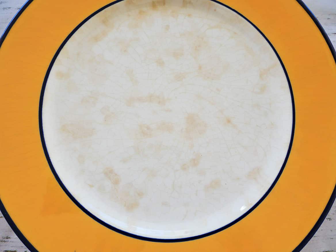 5 Signs It's Time to Get New Dishes - Adorn the Table