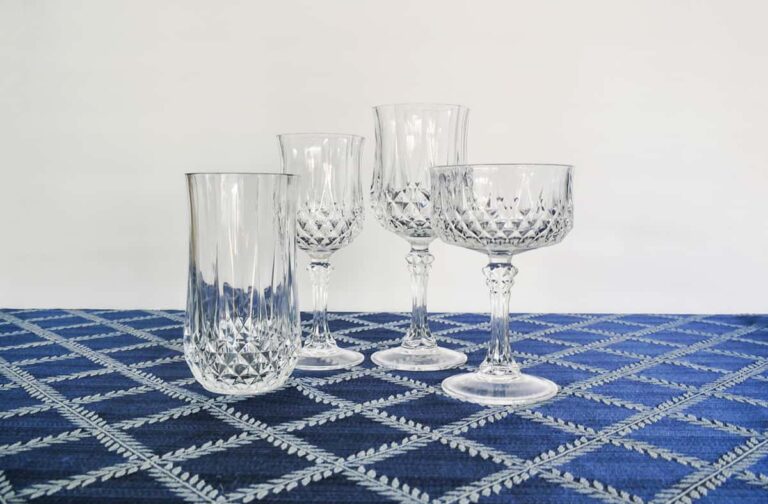 The Right Way to Place Drinking Glasses... A Guide to Drinking Glass ...